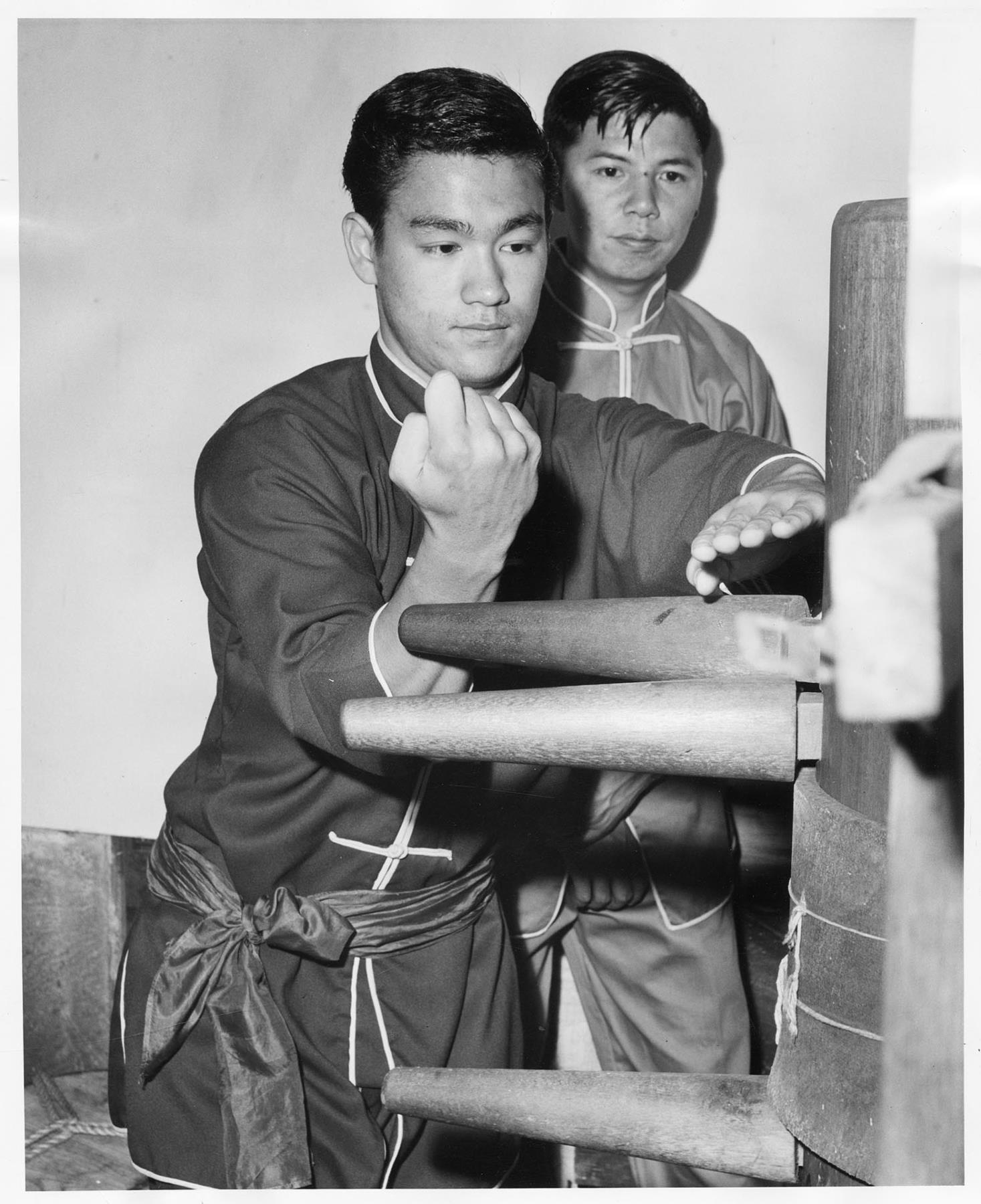 Bruce Lee training with wooden Wing Chun dummy, Seattle, 1961 – Museum ...